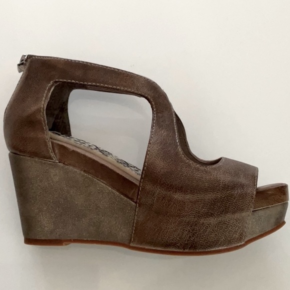Antelope | Shoes | Antelope Brown Leather Platform Sandals | Poshmark